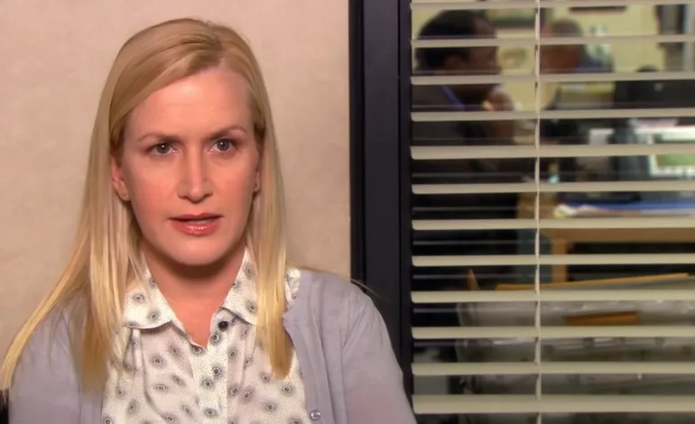 Angela Martin dans The Office : Tout savoir sur le personnage - The Office